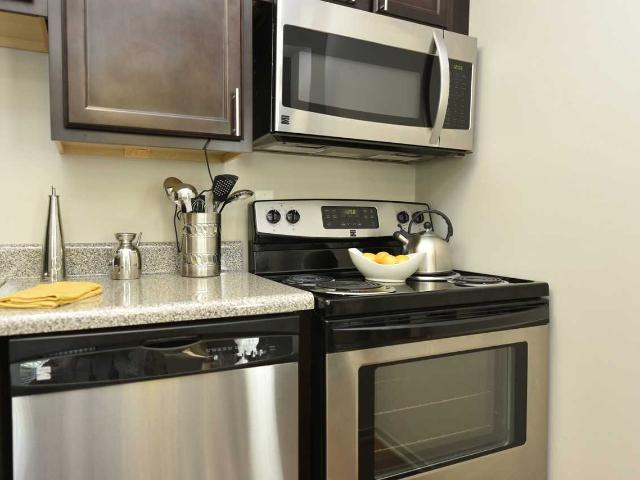 The Views at Crescent Hill 2 Bedroom Apartment for Rent at 2201 Biljana Dr, Louisville, KY 40206 Clifton Heights