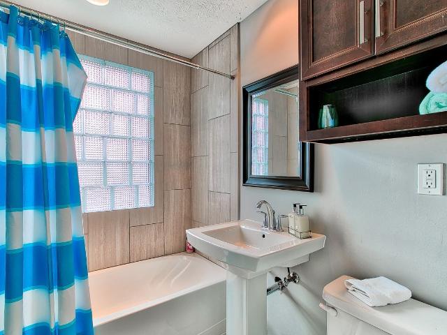 The Village 2 Bedroom Apartment for Rent at 3057 S 41st St, Omaha, NE 68105 Hanscom Park