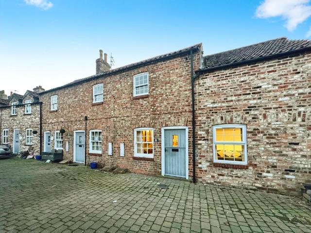 The Village, York YO32 2 bed end of terrace house to rent £1,095 pcm £253 pw