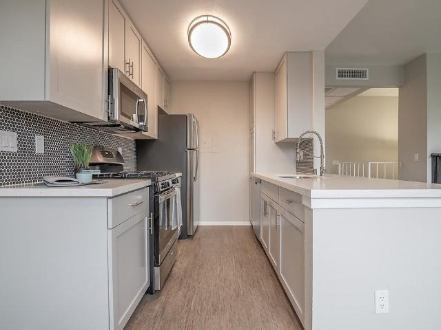 The Village at Toluca Lake 1 Bedroom Apartment for Rent at 211 N Valley St, Burbank, CA 91505