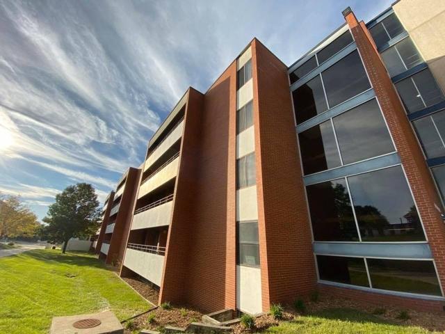 The Village at Gray's Lake Apartments 2 Bedroom Apartment for Rent at 2270 Bell Ave, Des Moines, IA 50321 Southwestern Hills