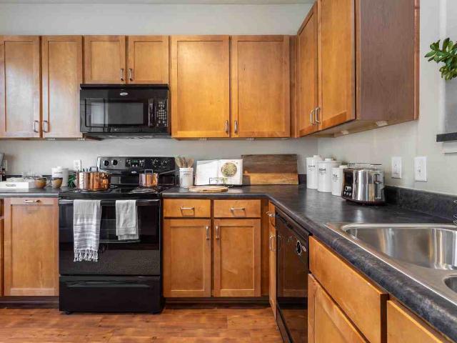 The Village Dallas 3 Bedroom Apartment for Rent at 5605 Village Glen Drive, Dallas, TX 75206
