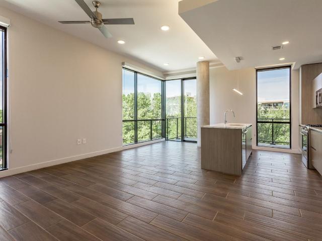 The Village Dallas 3 Bedroom Apartment for Rent at 5605 Village Glen Drive, Dallas, TX 75206