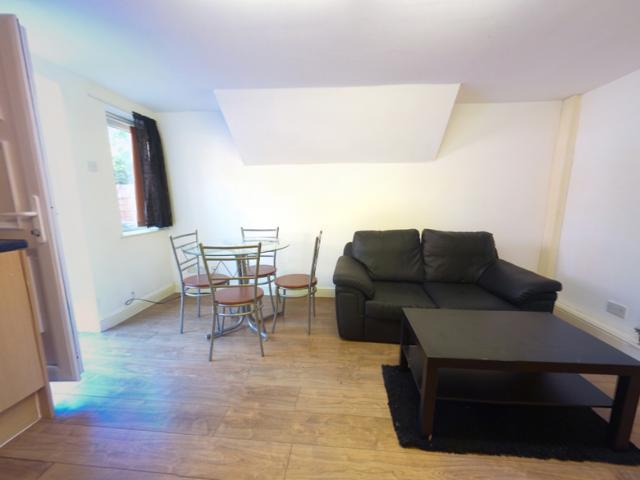 The Village Street, Leeds LS4, 1 bed flat to rent, £625 pcm | PrimeLocation