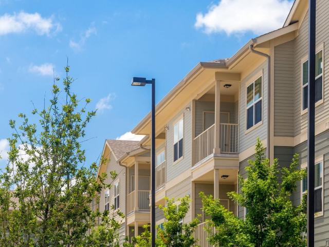 The Villages at Ben White 2 Bedroom Apartment for Rent at 7000 E Ben White Blvd, Austin, TX 78741 Montropolis