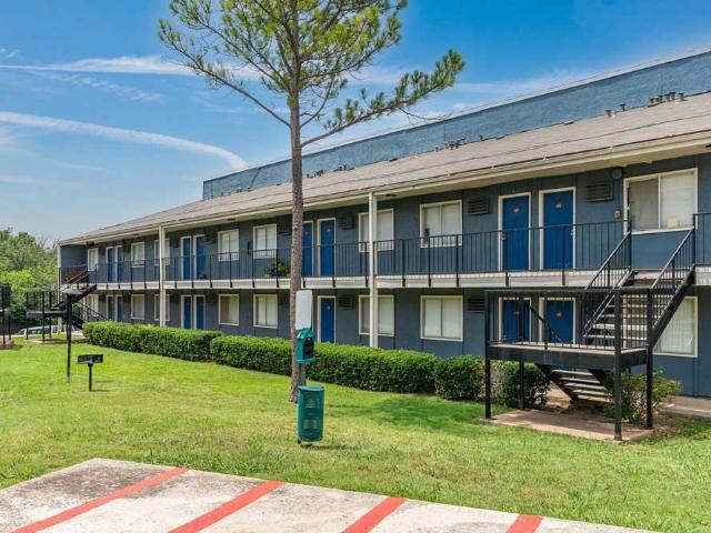 The Villas at Sierra Vista 1 Bedroom Apartment for Rent at 2819 Las Vegas Trl, Fort Worth, TX 76116 Western Hills North