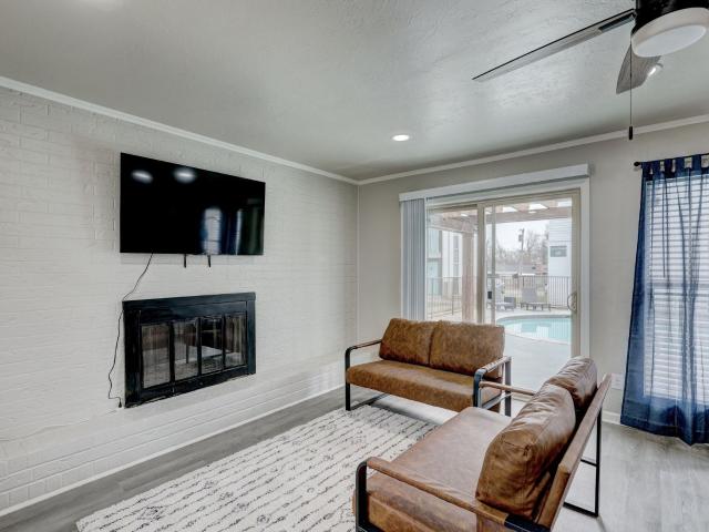 The Vincent $400 Off Move In Costs!