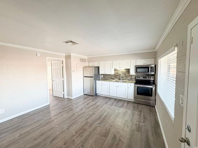 The Vines 1 Bedroom Apartment for Rent at 1110 E Highland Ave, Phoenix, AZ 85014