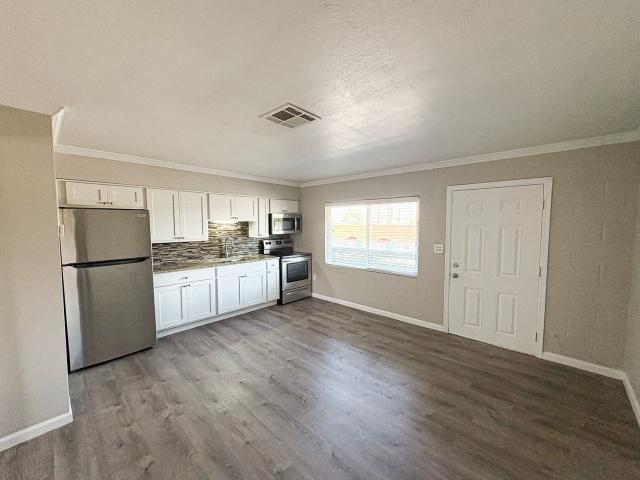 The Vines Studio Apartment for Rent at 1110 E Highland Ave, Phoenix, AZ 85014