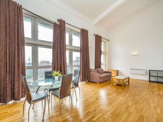 The Vista Building, Woolwich 3 bed flat to rent £2,700 pcm £623 pw