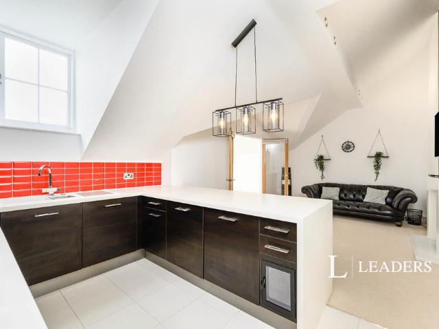The Vulcan, Gunwharf Quays, PO1 2 bed flat to rent £1,595 pcm £368 pw