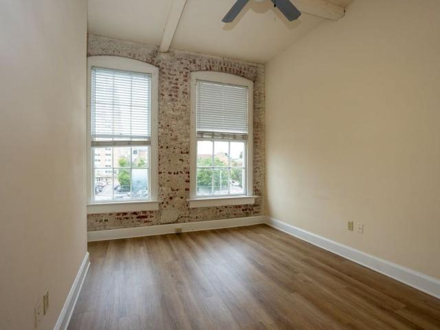 Theater Row 3 Bedroom Apartment for Rent at 115 W Broad St, Richmond, VA 23220 Monroe Ward