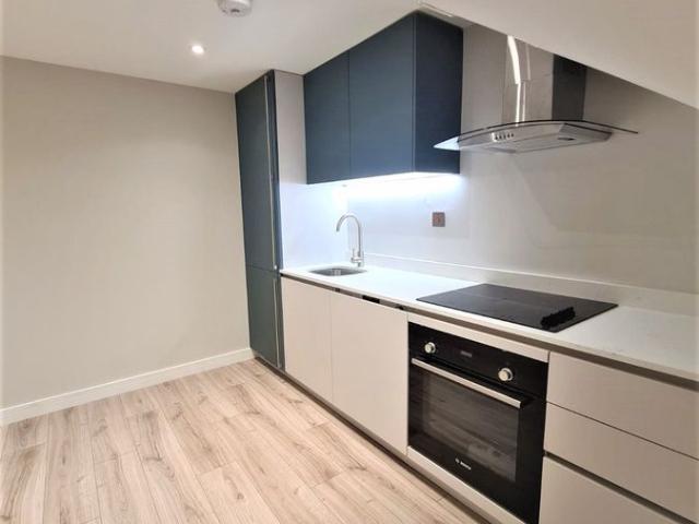 Theobald Street, Borehamwood WD6, 1 bed flat to rent, £1,350 pcm | PrimeLocation