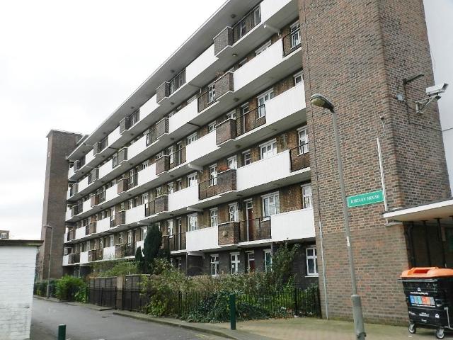 Thessaly Road, London SW8, 3 bed flat to rent, £2,500 pcm | PrimeLocation