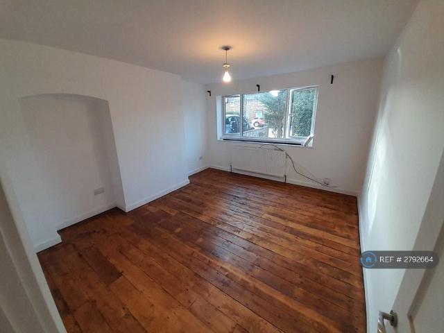 Thicket Avenue, Bristol, BS16 4 bed semi detached house to rent £1,900 pcm £438 pw