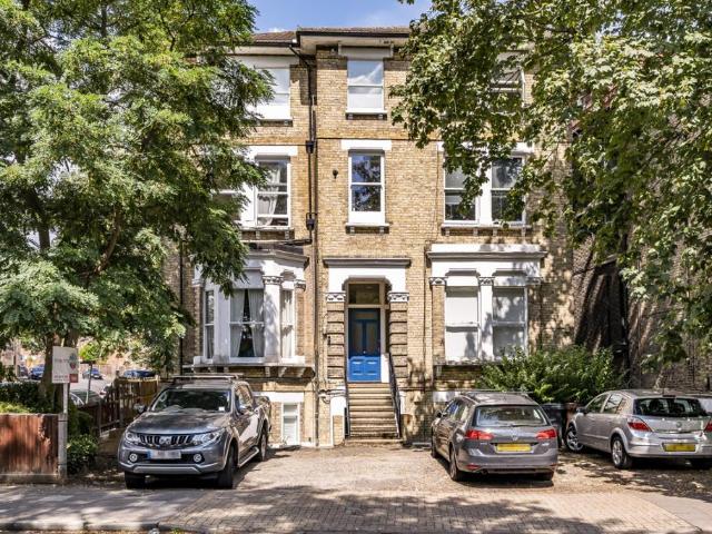 Thicket Road, London, SE20 1 bed flat to rent £1,650 pcm £381 pw