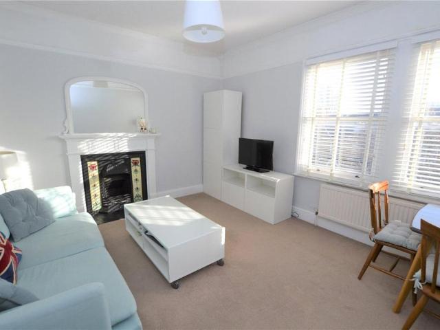 Thicket Road, London, SE20 2 bed apartment to rent £1,800 pcm £415 pw