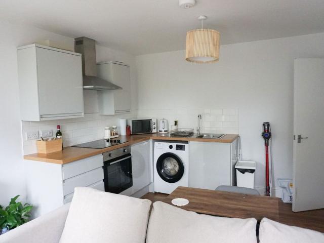 Third Avenue, Nottingham NG7, 1 bed flat to rent, £795 pcm | PrimeLocation