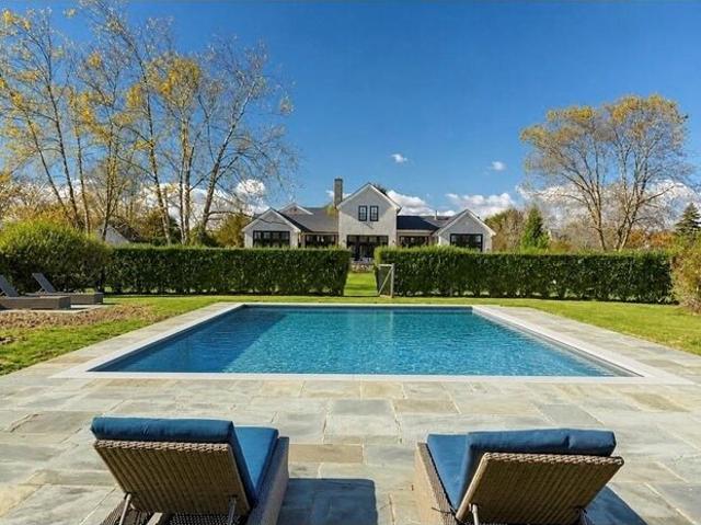 Third Beach Rd, Middletown, Home For Sale