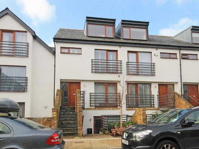 Third Cross Road, Twickenham TW2, 1 bed flat to rent, £1,500 pcm | PrimeLocation
