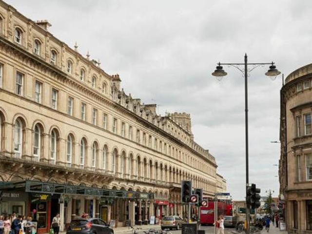 Third Floor, Queens Road flat, Clifton, Studio Flat For