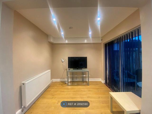 Thirlmere Close, Coventry CV4, 1 bed flat to rent, £715 pcm | PrimeLocation