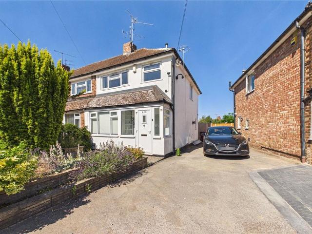 Thirlmere Avenue, Tilehurst, Reading. 3 bed end of terrace house to rent £1,550 pcm £358 pw