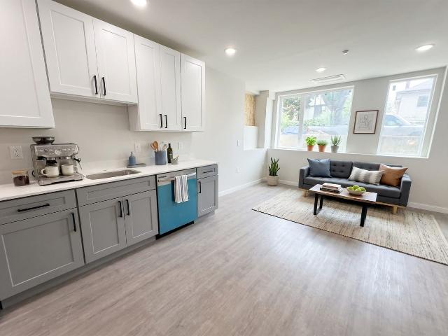 Thirteen East 1 Bedroom Apartment for Rent at 614 13th Ave E, Seattle, WA 98102 Broadway