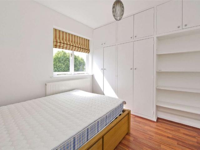 This modern one bedroom flat is situated on the fourth floor of a period building in Bayswater