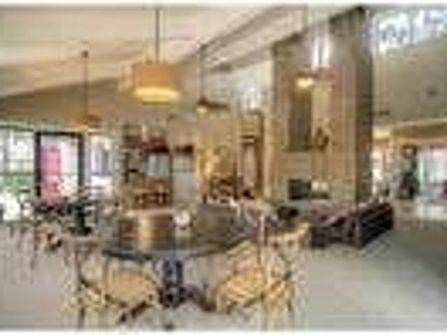 This Apartment is a must see. Pet OK!