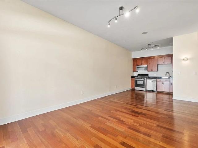 This beautiful 1 bed bath condo at Reservoir Lofts
