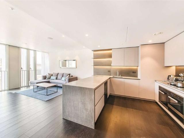 This beautiful modern 2 bedroom apartment is a fantastic example of contemporary design. Located in the highly desirable 'Nova' building with concierge, roof terrace lounge, gym and cinema