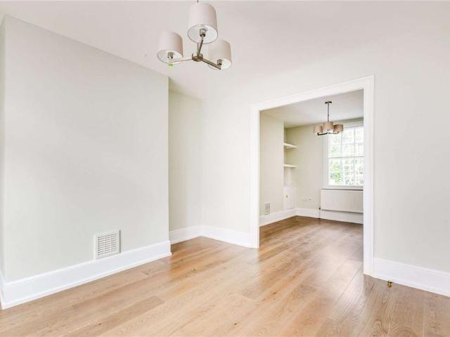 This charming period house is a contemporary family home set over 3 floors. Not suitable for sharers