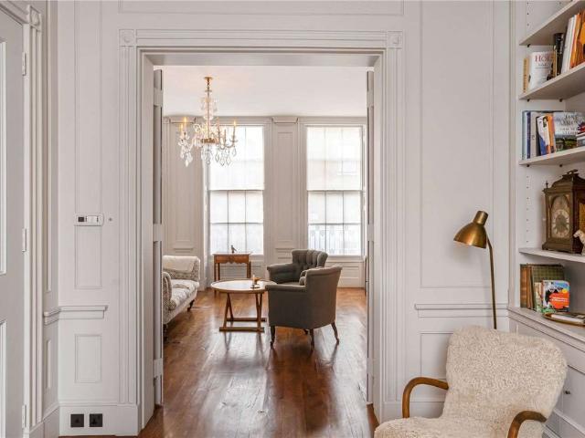 This exceptional Grade II listed house is situated on the east side of Doughty Street, benefiting from both morning and afternoon sunlight