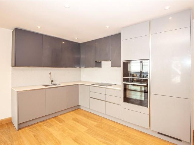 This impressive recently built one bedroom house is finished to a high specification and situated just off the popular Cowley Road. This house won the Oxford Preservation Trust Small Projects architectural award 2022