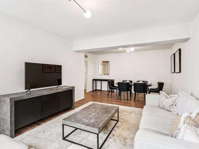 This large, bright and spacious two bedroom, two bathroom apartment is located in the heart of Westminster