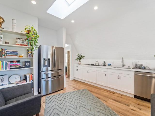 THIS LISTING IS FOR A ROOM IN A COLIVING COMMUNITY* Studio Home for Rent at 386 Euclid Ave, Oakland, CA 94610 Adams Point