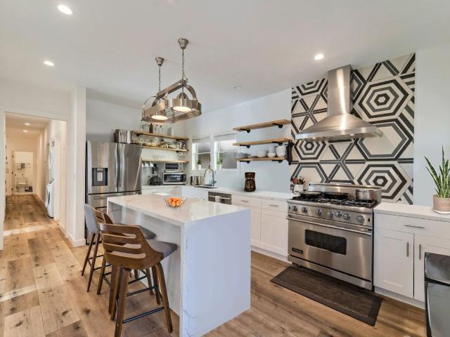 THIS LISTING IS FOR A ROOM IN A COLIVING COMMUNITY* Studio Home for Rent at 386 Euclid Ave, Oakland, CA 94610 Adams Point