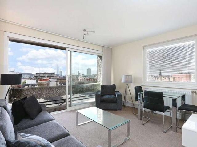 This spacious one bedroom one bathroom apartment is set on the sixth floor of this superbly located building in the heart of Westminster with a fantastic view