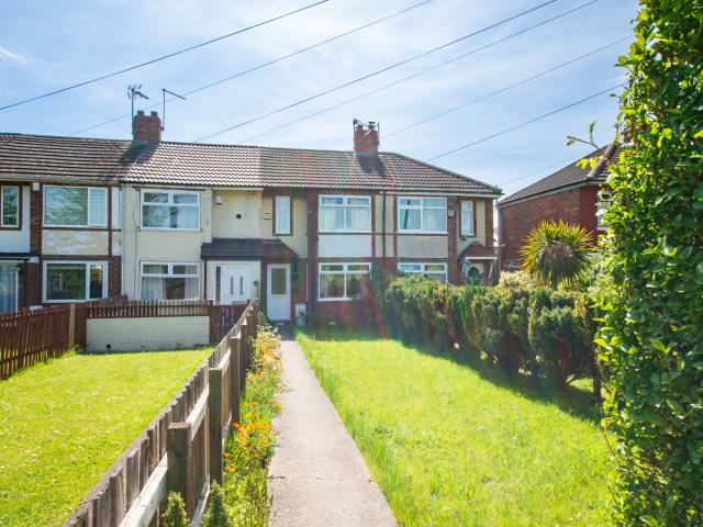 This two bed terrace house tucked away off Wold Road now available for viewings