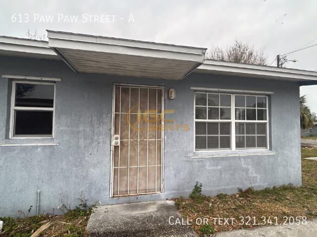 $600.00 Credit towards First Month's Rent* This two bedroom one bath single story unit located near Cocoa Village and just a few minutes from the Indian River!