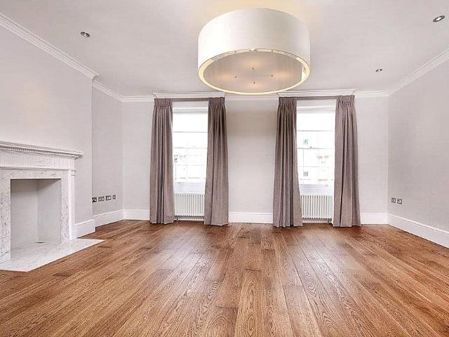 This top floor maisonette is finished to a superb standard, combining lovely original features with a contemporary finish