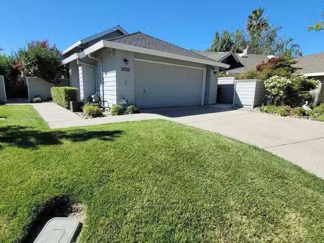 This 1391 square foot single family home has 2 bedrooms and 1.