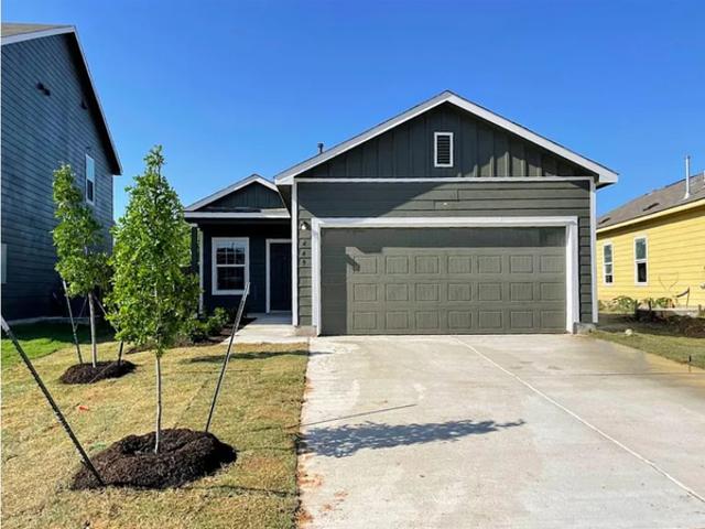 This 3 bedroom/2 bath home is a must see! Includes an open dining/living area, quartz countertops, and stainless steel appliance. Fenced in backyard backs up to a green space.