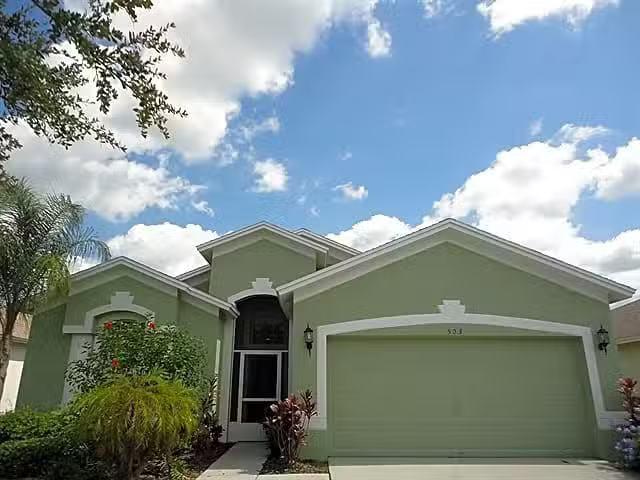 This 3 bedroom, 2 bath home has 1,728 square feet 503 9th St Ne