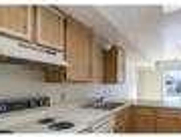 This 3 bedroom house is ready for you to move in. Single Car Garage!