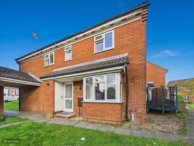 Thistle Close, Hemel Hempstead, Hertfordshire HP1, 2 bed end terrace house to rent, £1,600 pcm | PrimeLocation