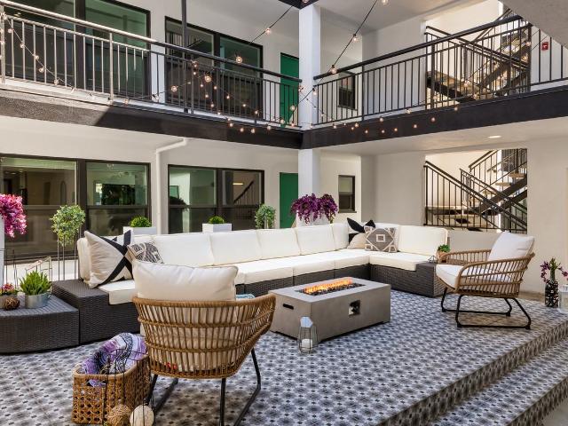 Thistle 2 Bedroom Apartment for Rent at 262 N Los Robles Ave, Pasadena, CA 91101 Downtown Pasadena