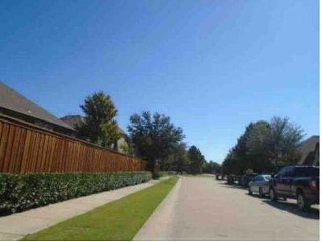 Thistledown Dr