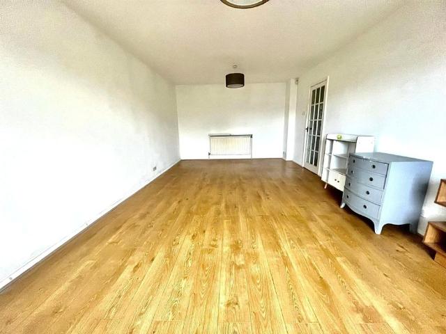 Thistleworth Close, Isleworth, London, TW7
